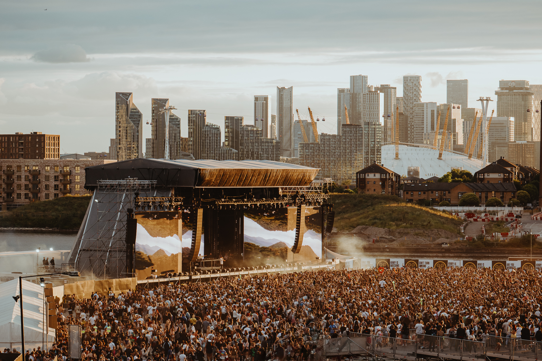 Above & Beyond: Bigger Than All Of Us - Silverworks island